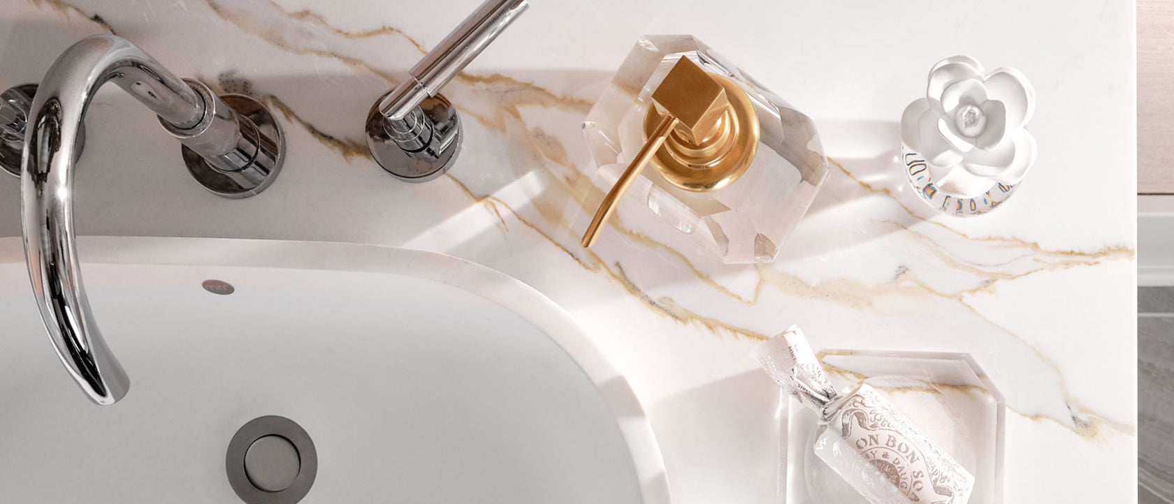 Calacatta Solessio - bookmatched - Premium Quartz Countertops ...